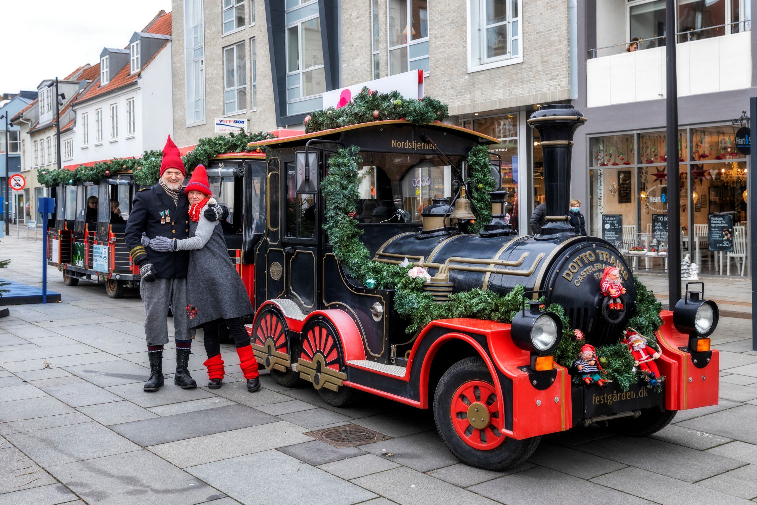 Kør en tur med juletoget fra perronen på Torvet - MÆRK Byen